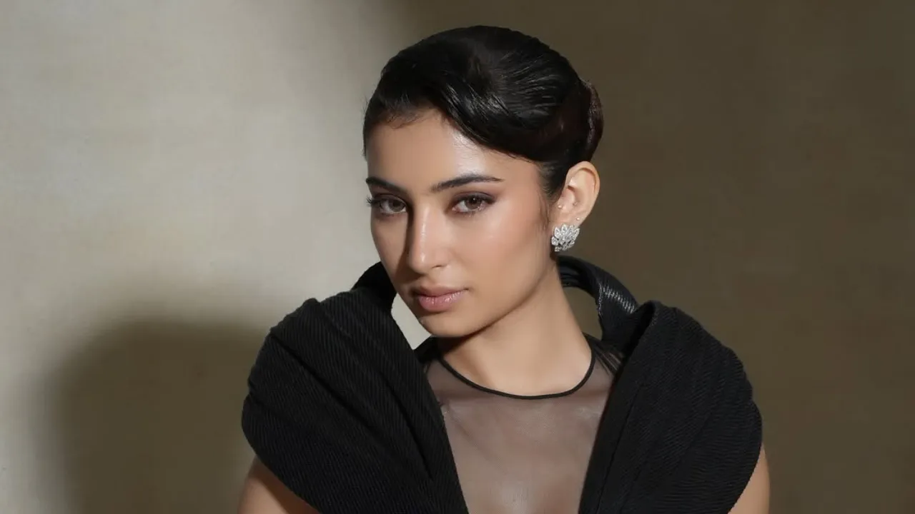 Dhurandhar Star Sara Arjun Stuns in Sculpted Black! - Logic Matters